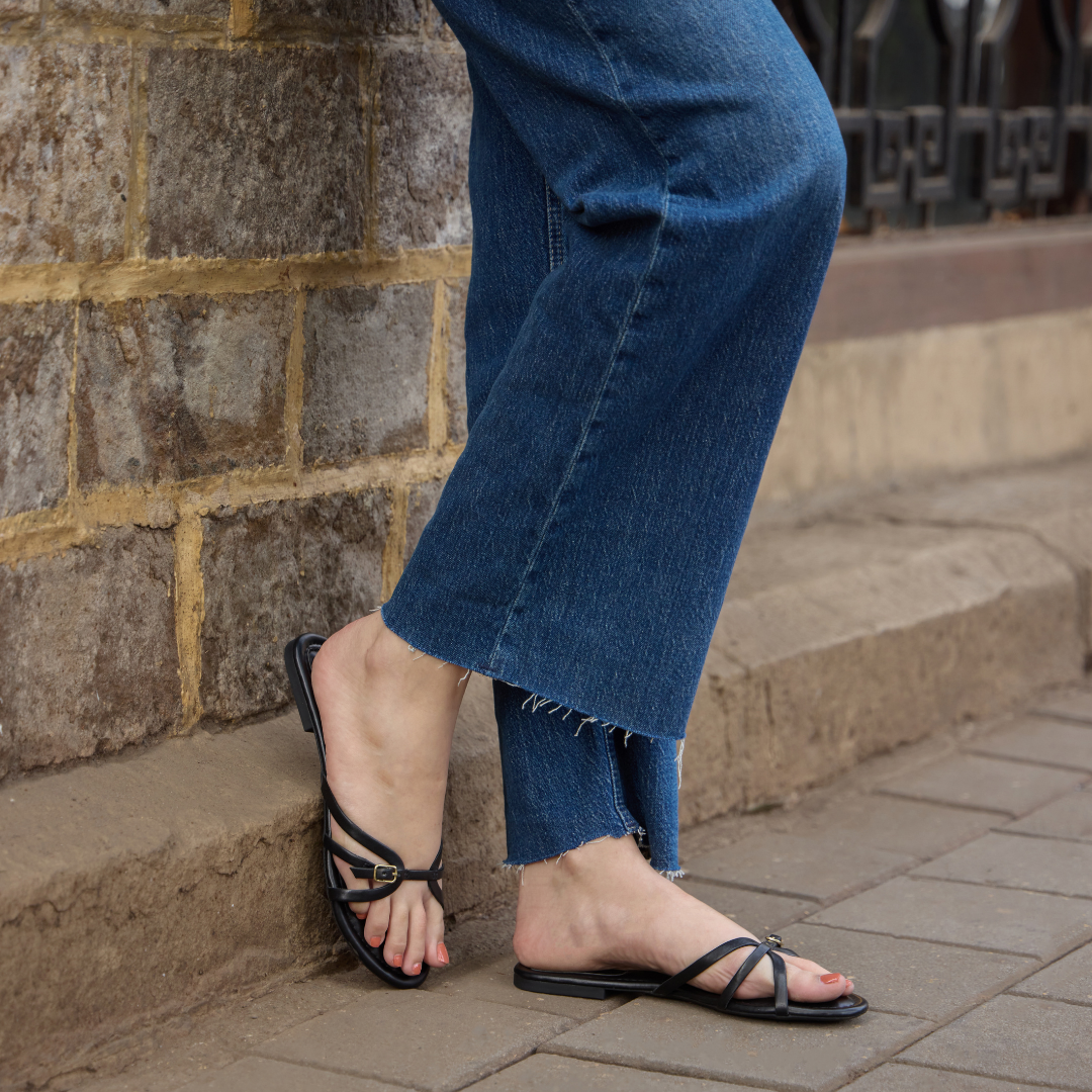 CrossLine Black Flats – The CAI Store